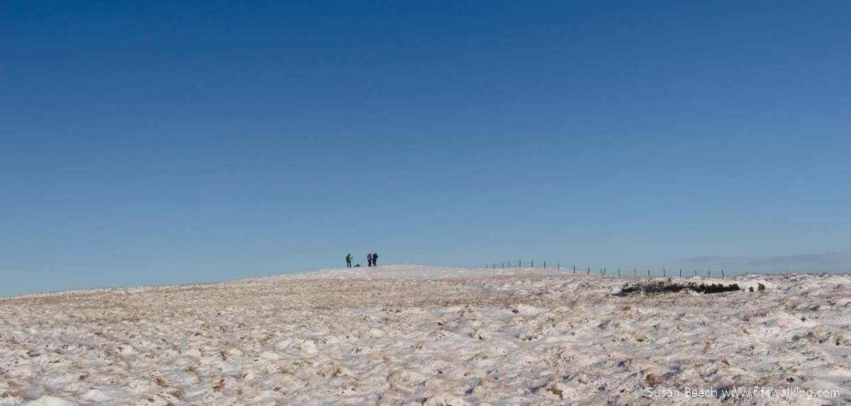 Ben Cleuch from Glendevon – Fife Walking