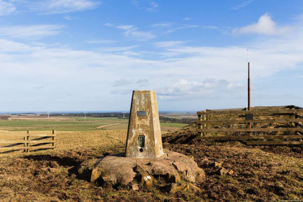 Fife Trig Pillars – Fife Walking